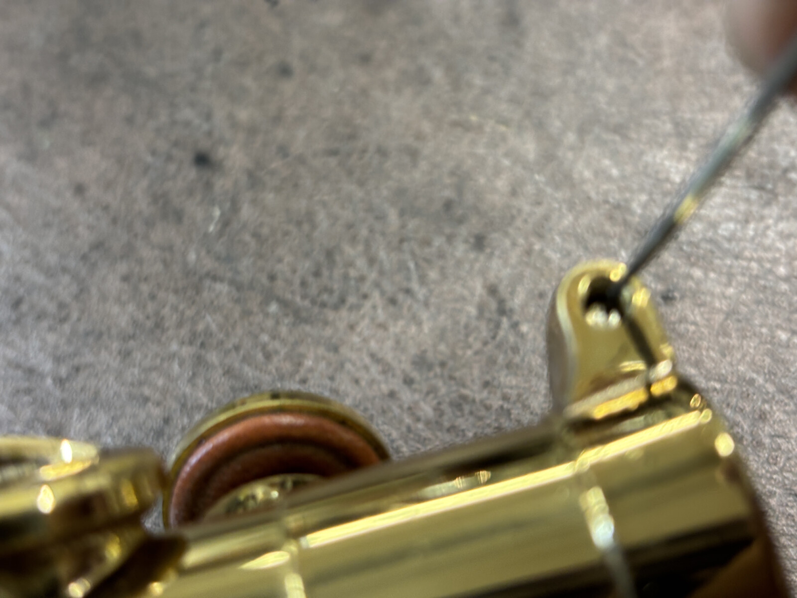 【修理ブログ】サックスのネックのネジが折れた！ - 管楽器修理専門店 ブラステック金沢 | Brasstek（MPC楽器センター金沢2F）